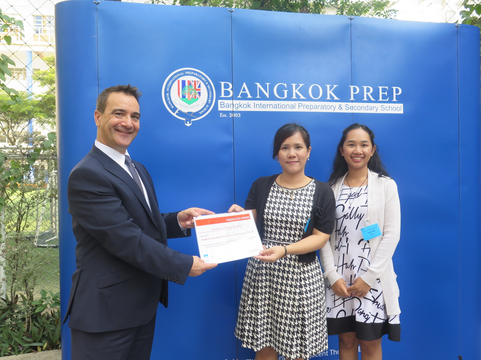 Bangkok Prep receives Eco-Schools Green Flag Award - Scandasia
