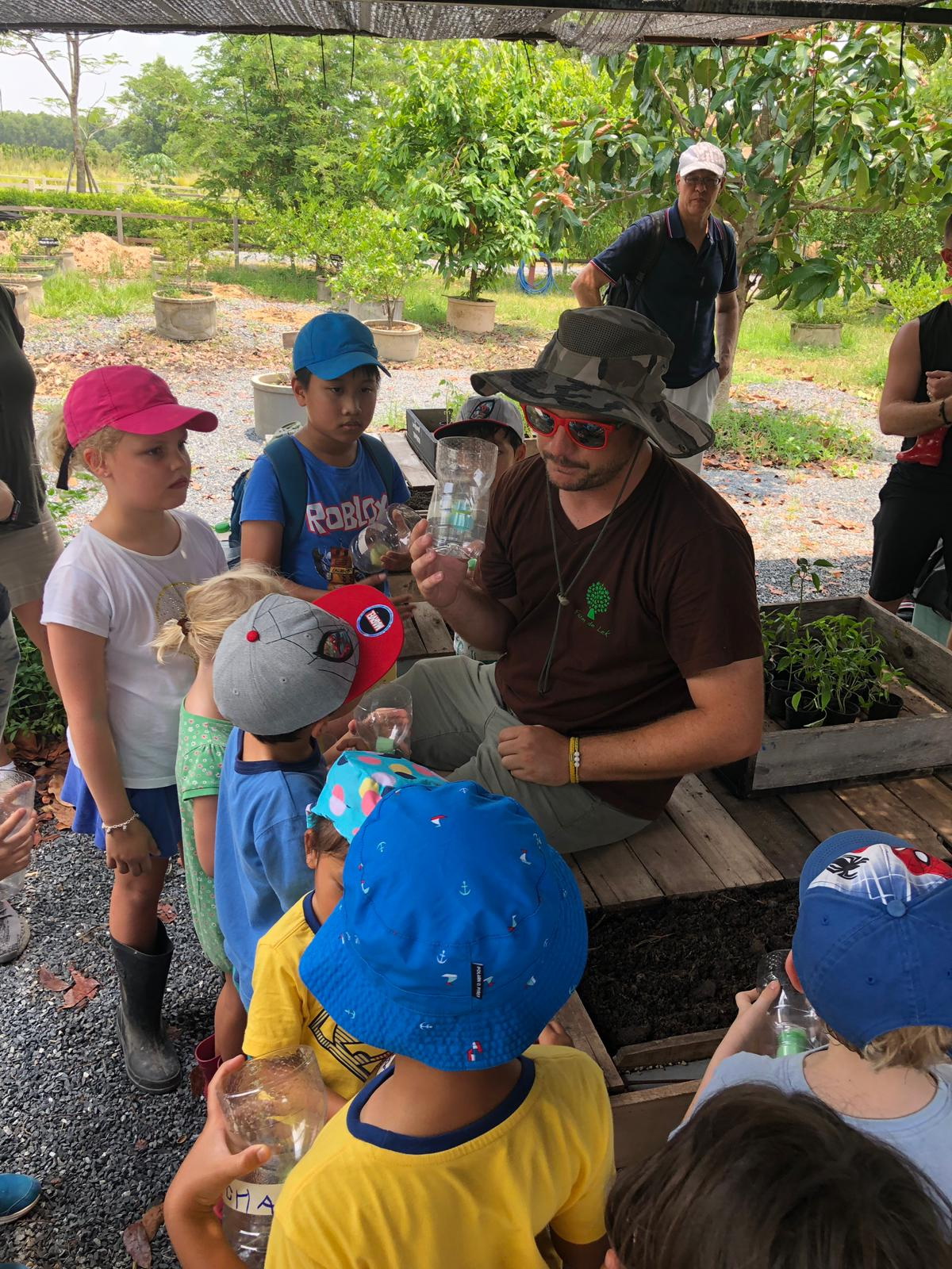 Swedish School Organization in Bangkok makes a day trip to Farm de Lek ...