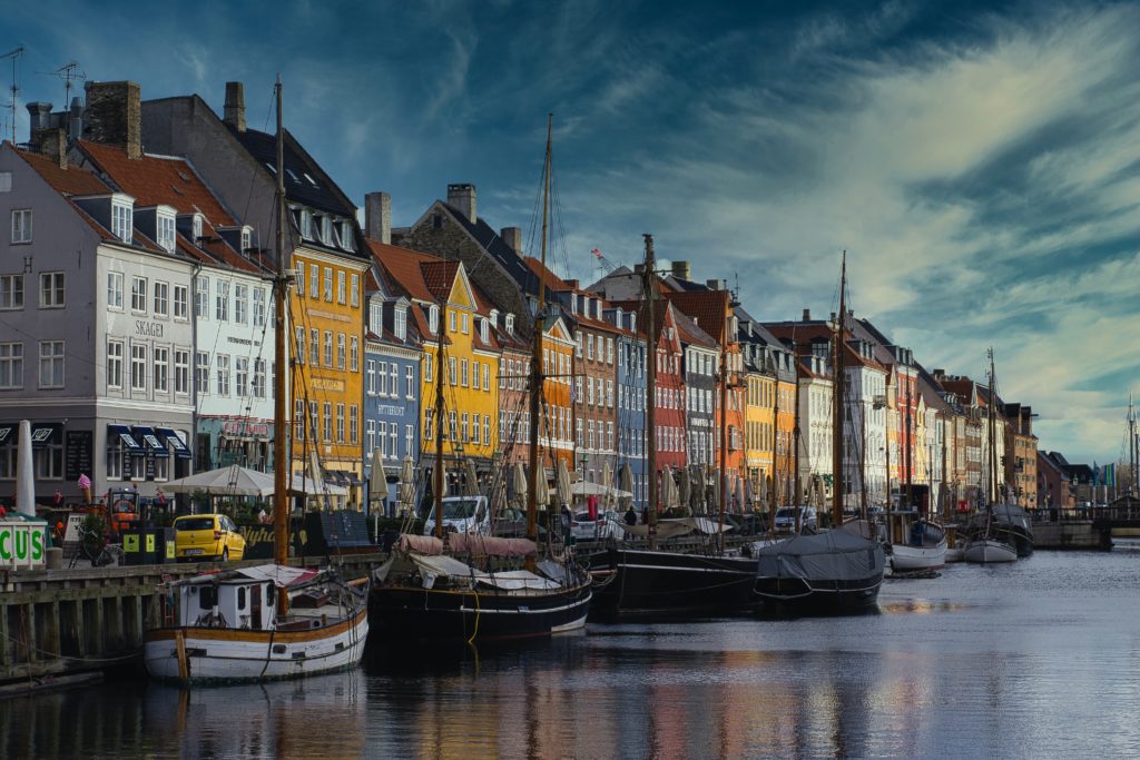Embassy of Vietnam in Denmark published a book on Danish market - Scandasia
