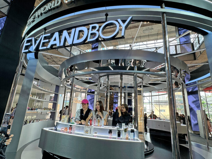Bangkok's new Shopping mall EMSPHERE is about everything, amazing ...