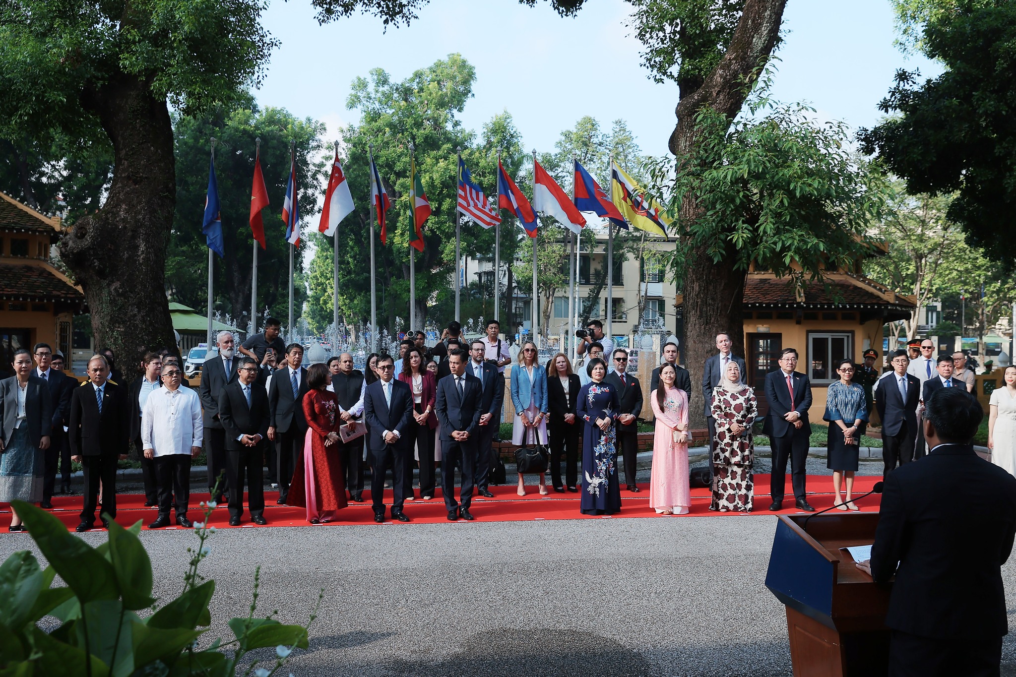 Norway joins flag-raising ceremony in celebration of ASEAN on Hanoi ...