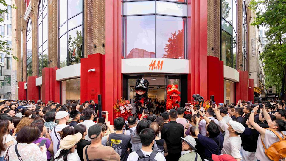 H&M reopens first China flagship with new concept - Scandasia