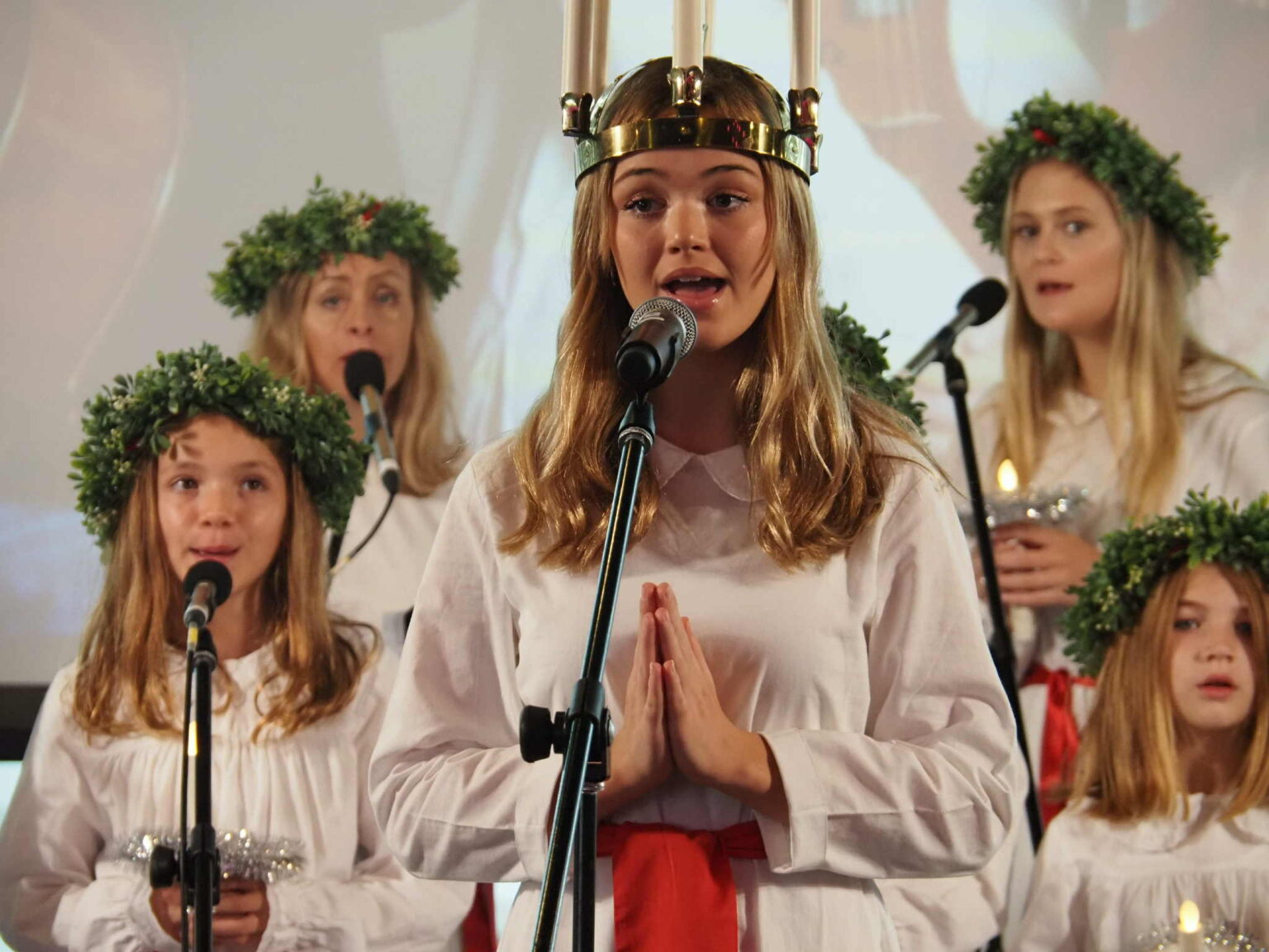 Karin leads a Swedish choir far from home - Scandasia