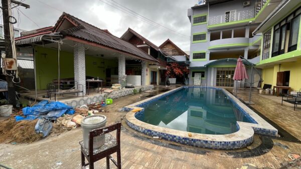 Families criticise Lao court for 185$ fines for methanol deaths - Scandasia
