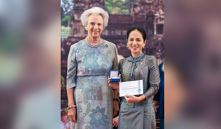 Cambodian First Lady receives award named after Danish Princess - Scandasia